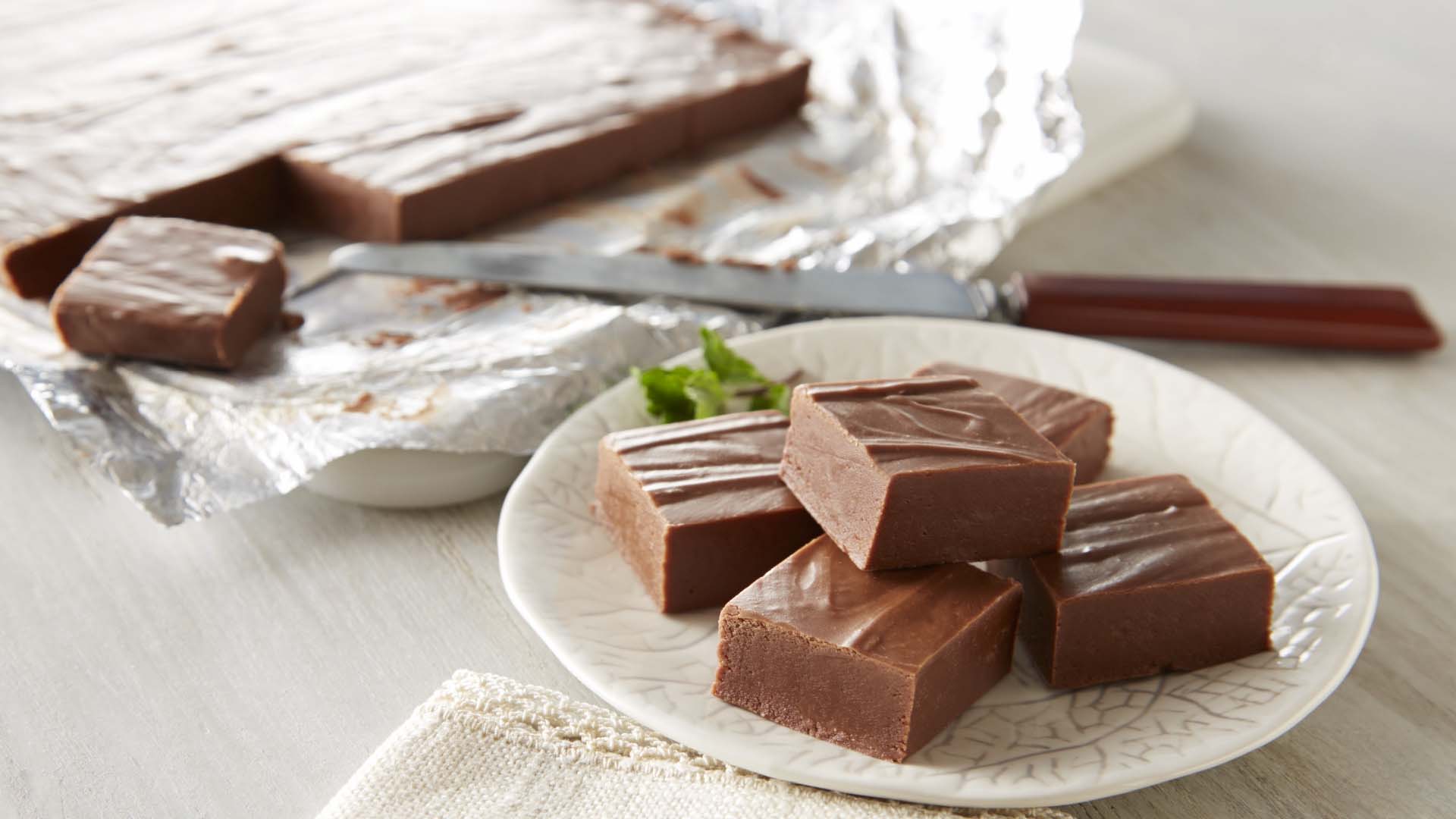 HERSHEY'S CHIPITS Chocolate Mint Fudge Recipe | Recipes