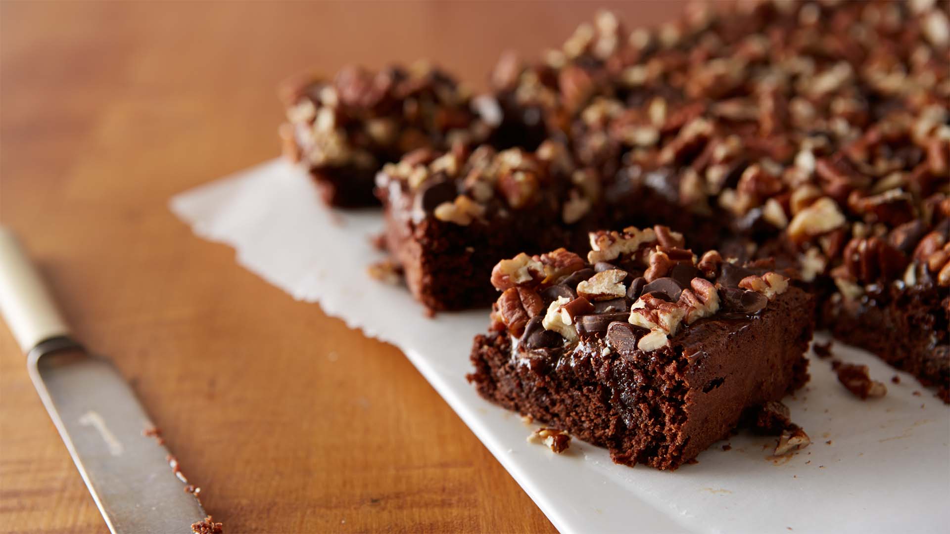 HERSHEY'S CHIPITS Brownie Caramel Pecan Bars Recipe | Recipes