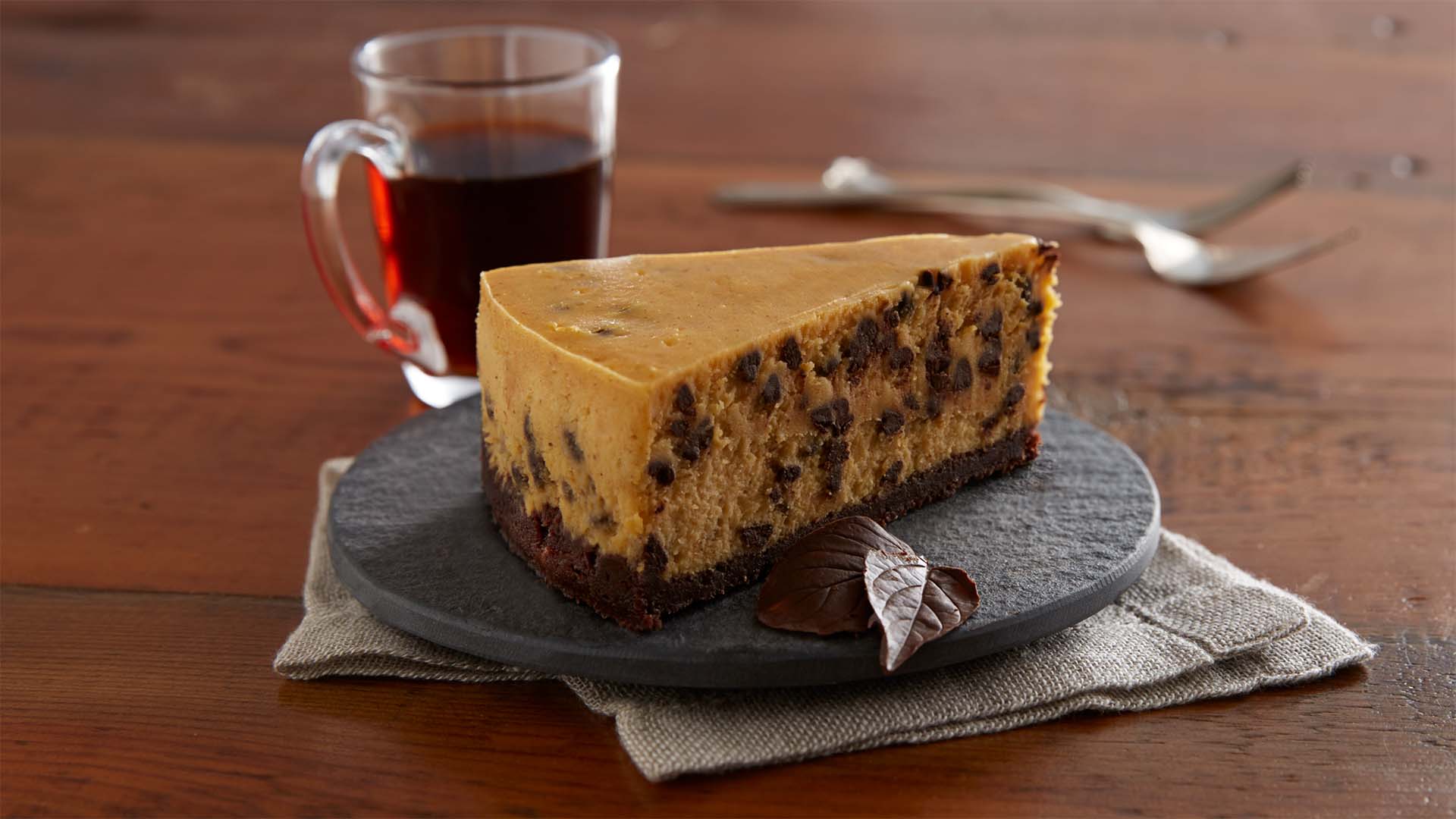 HERSHEY'S CHIPITS Chocolate Chip Pumpkin Cheesecake Recipe | Recipes