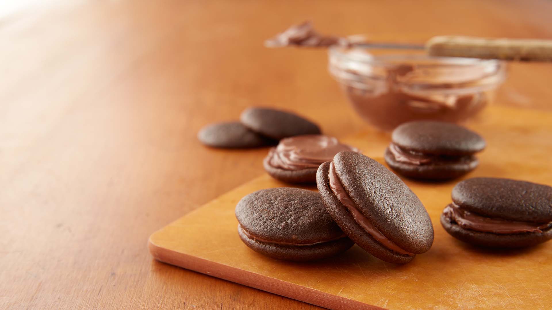 HERSHEY'S CHIPITS Milk Chocolate Chip Whoopie Pies Recipe | Recipes