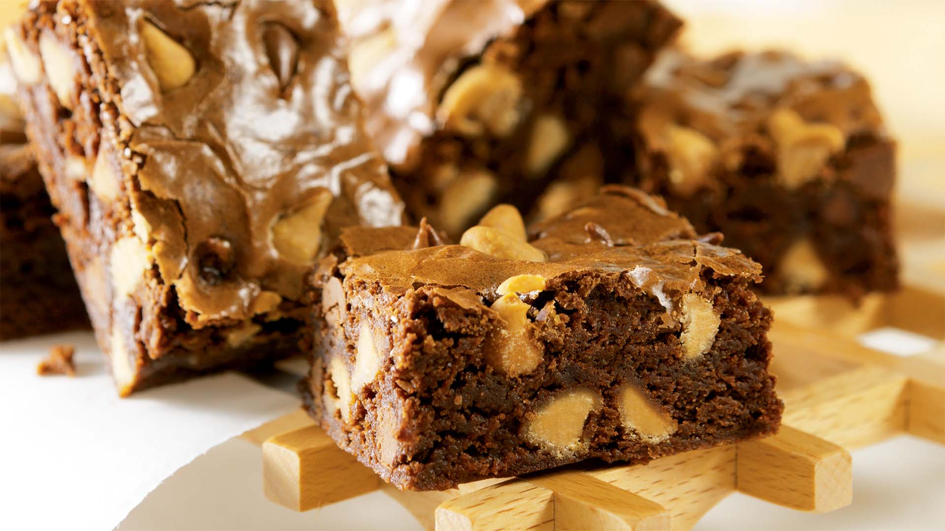 REESE'S Irresistible Peanut Butter Chip Brownies | Recipes
