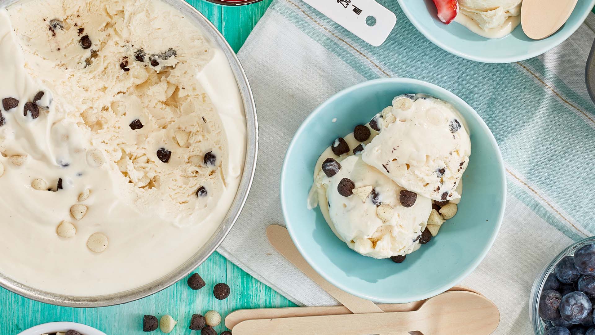 Crème glacée HERSHEY'S CHIPITS COOKIES 'N' CREME | Recettes