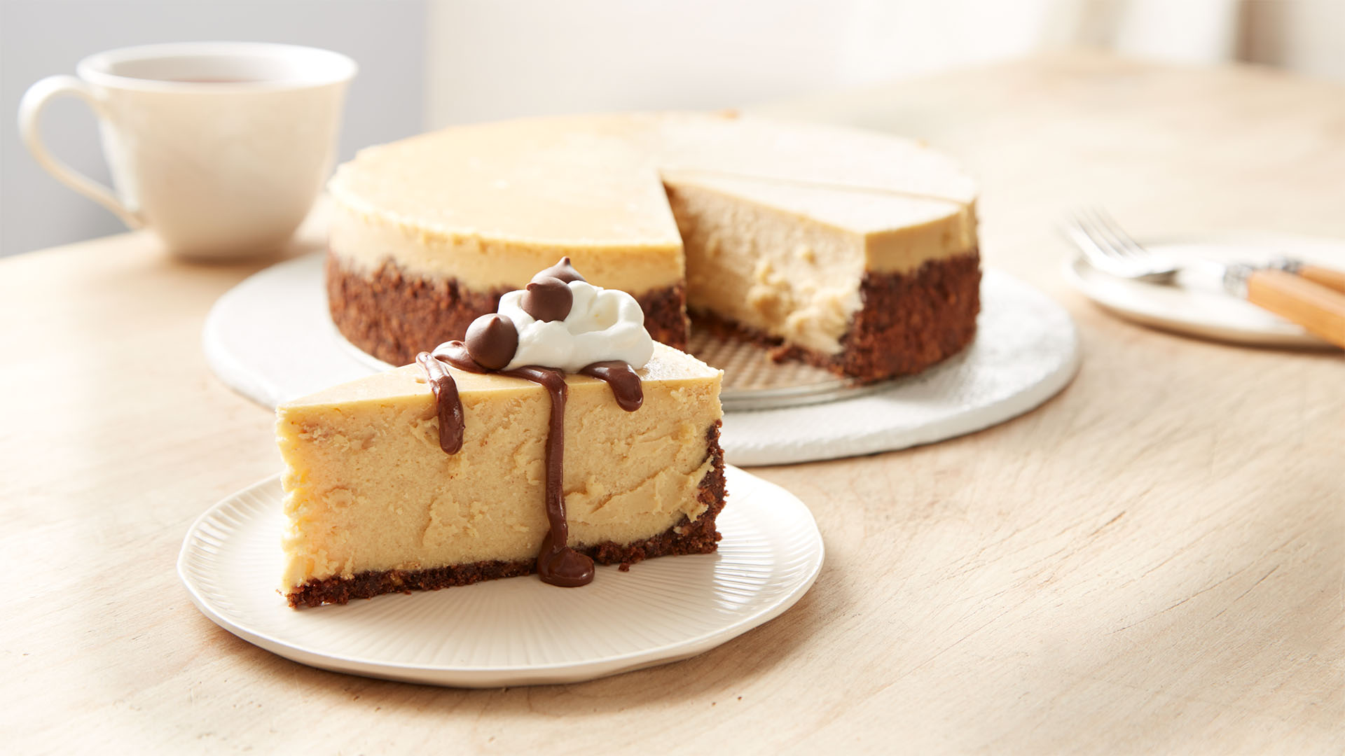 Recette de gâteau au fromage au beurre d’arachides et chocolat REESE’S ...